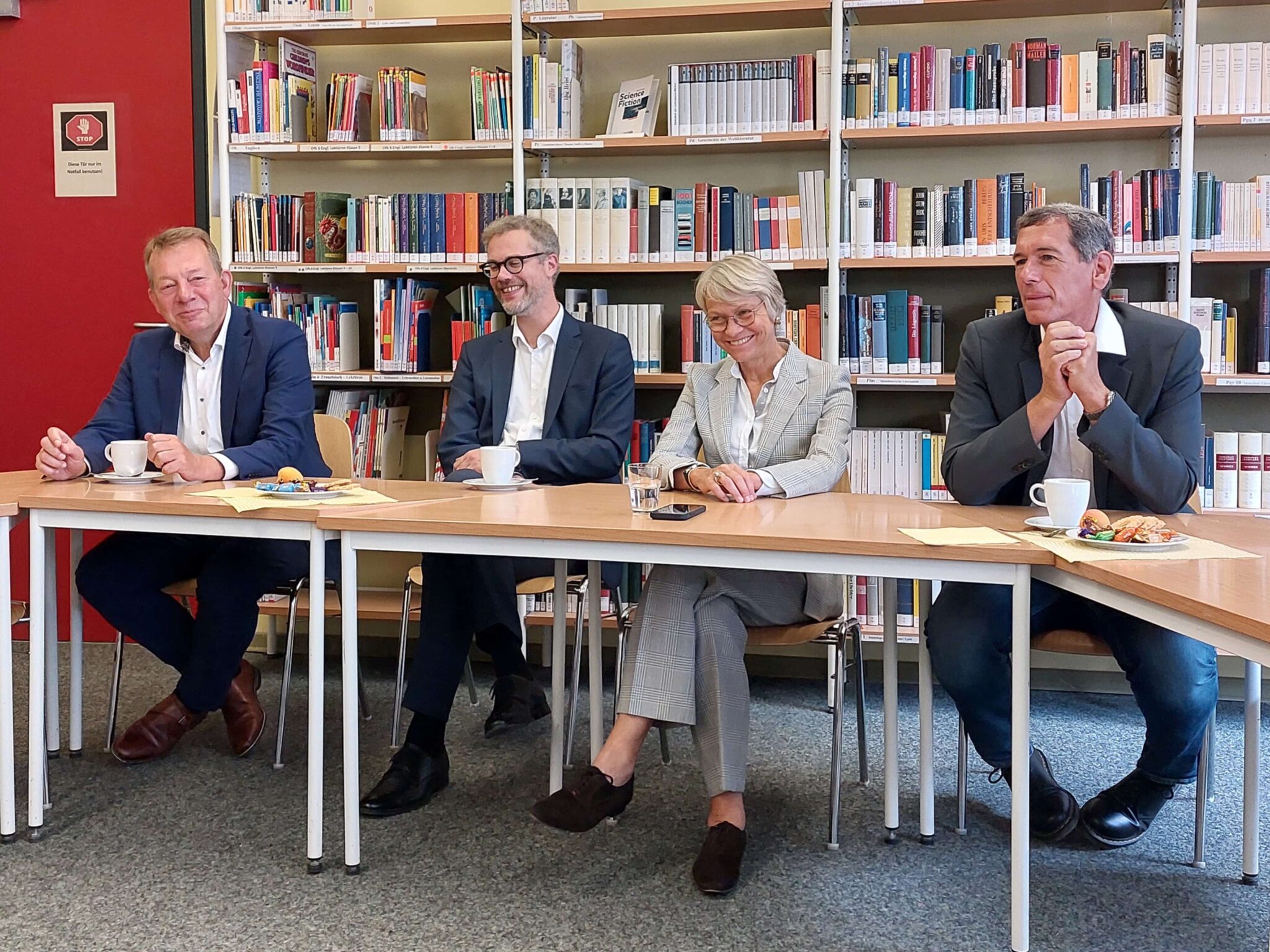 Besuch der NRW-Schulministerin Dorothee Feller im Wahlkreis von Jens ...